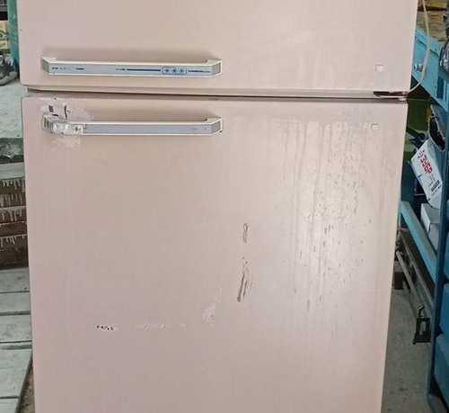 Продам 2-х камерный холодильник Юрюзань -207