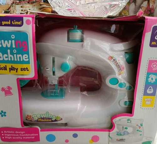 Игрушечная швейная машинка для девочки