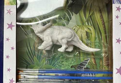 Динозавр, творчество