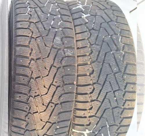 Pirelli Ice Zero 215/70 R16