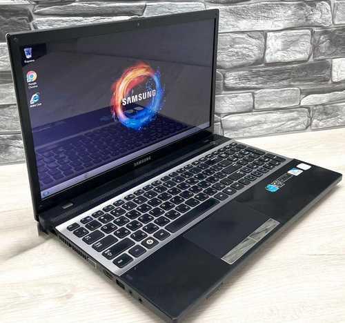 Samsung NP300V5A-S04RU для простых игрушек