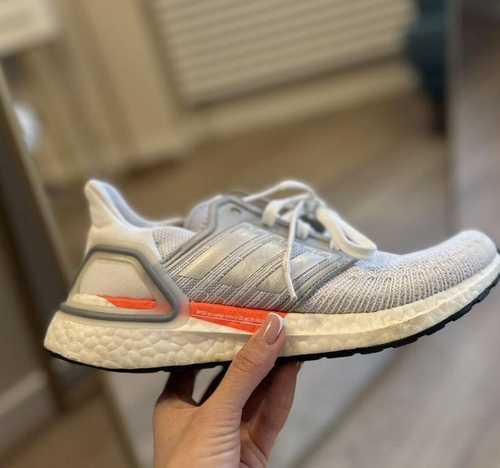 Кроссовки adidas ultraboost