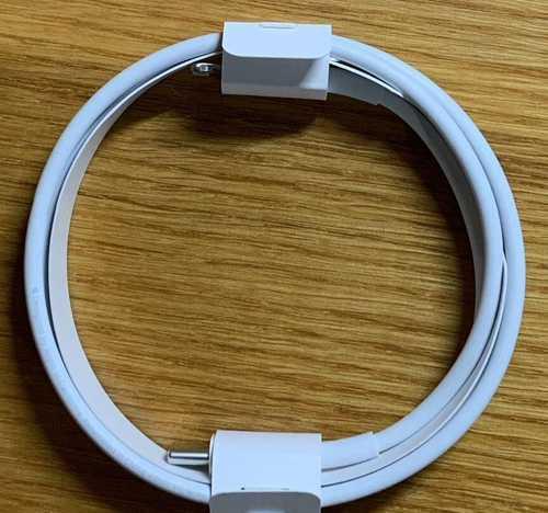 Кабель Apple USB-C — Lightning (1 м)