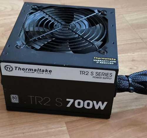 Блок питания Thermaltake TR2 S 700W TRS-0700P-2