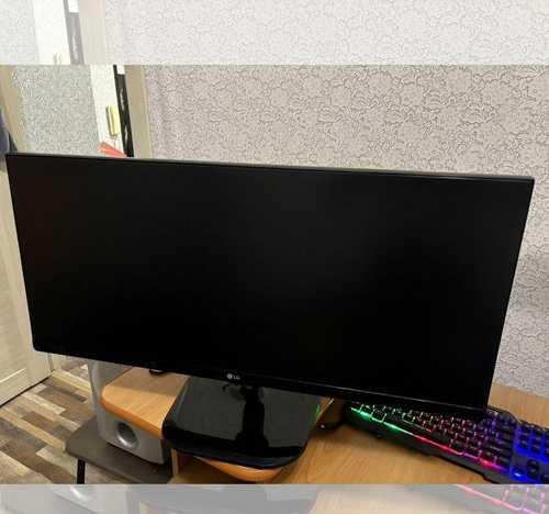 IPS монитор LG UltraWide серии UM58