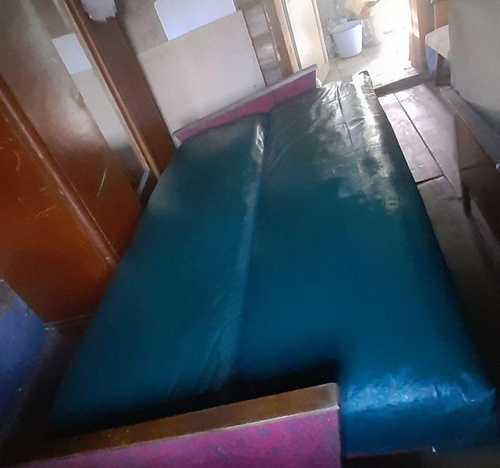 Диван для дачи раскладной кожаный