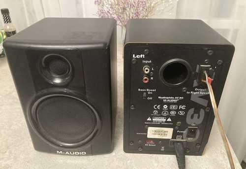 M-audio studiophile AV30