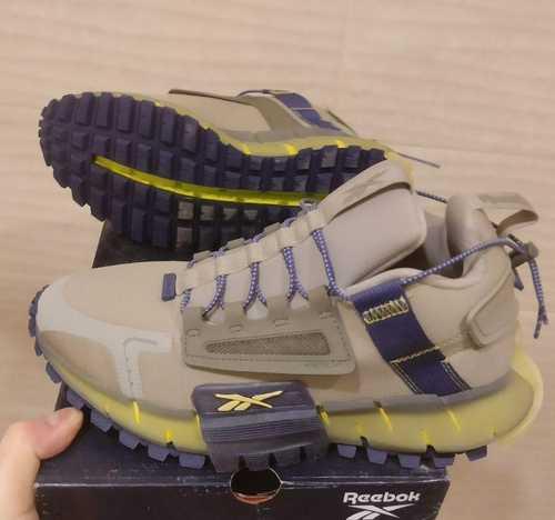 Слив Reebok Zig Kinetica Edge 42 eur khaki