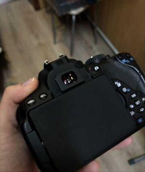 Фотоаппарат canon 650d + обьектив 50 мм