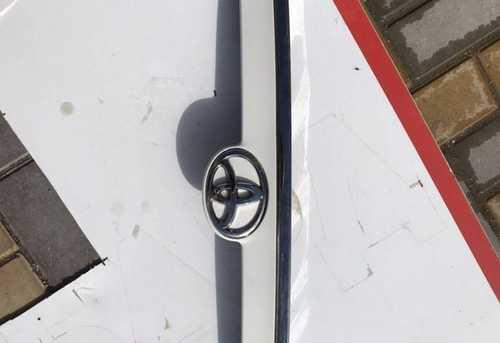 Накладка багажника Toyota Camry 55 белая
