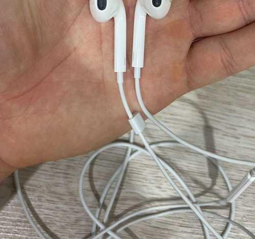 Наушники apple earpods lightning