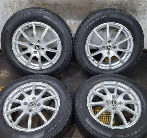 R15 Pirelli 4на100 Dia60.1 отл. сост