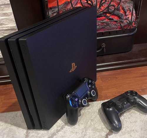 Sony playstation 4 pro 1tb(Более 10 игр, 2 пада)