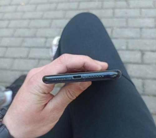 Мобильный телефон iPhone x 64