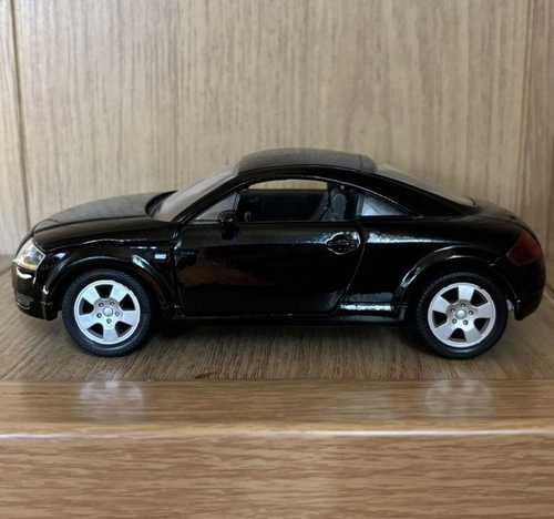 Машинки модельки 1:24 Audi TT Welly