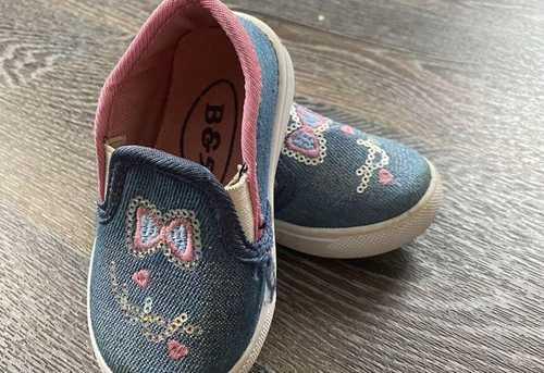 Кроссовки весенние ботинки сандали обувь детская