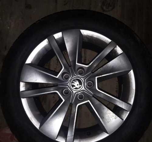 Литые диски и резина на Skoda Karoq