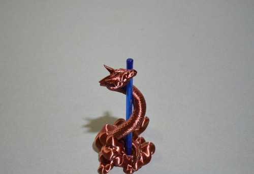 Подставка для ручки в виде дракона