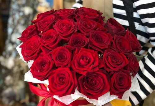 Букет цветов розы красные,цветы на 14 февраля