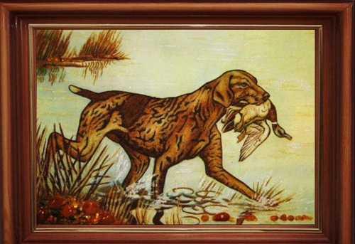 Картина из янтаря "Собака с уткой" Array
