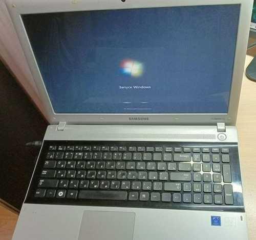 15.6" Samsung NP-RV513, E-450, RAM 2 ГБ, 320 ГБ, ATI Radeon HD 6320