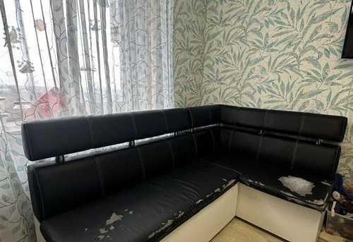 Кухонный диван угловой со спальным местом