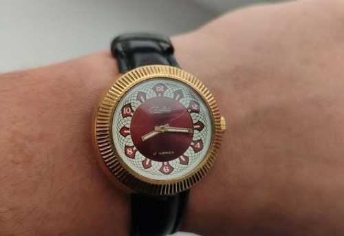 Женские часы Слава СССР очень редкие