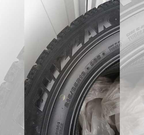 Bridgestone Blizzak VRX 215/65 R16