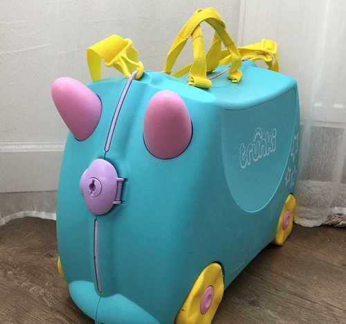 Детский чемодан каталка trunki