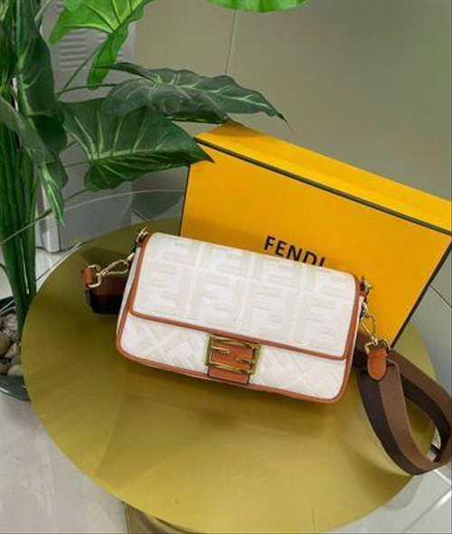 Женская сумка Fendi Baguette