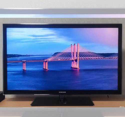 Телевизор Samsung 40" (101см)