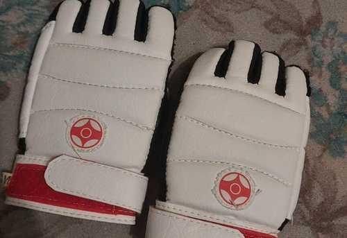 Защитные перчатки для занятий каратэ киокушинкай