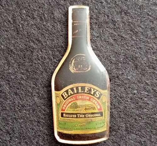 Фрачный значок Baileys