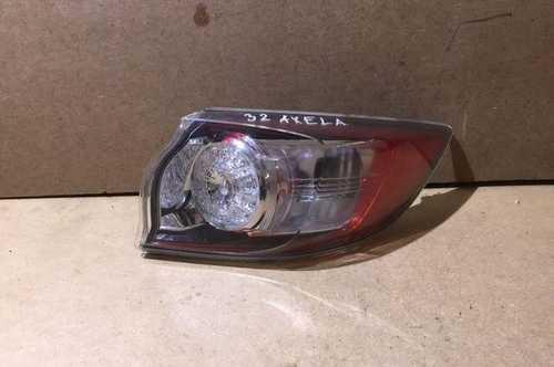 Фонарь задний правый Mazda Axela BL5