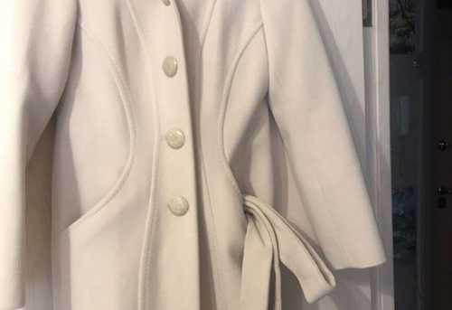 Пальто женское с капюшоном 44 46