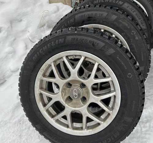 Michelin X-Ice North 4 195/60 R15