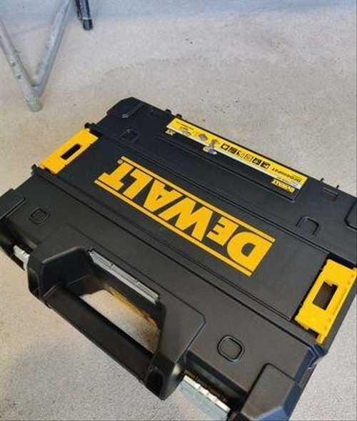 Кейс Dewalt Tstak