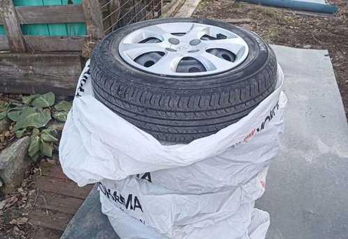 Комплект колес на Hyundai solaris