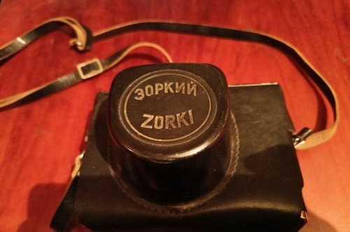 Плёночный фотоаппарат Зоркий-10