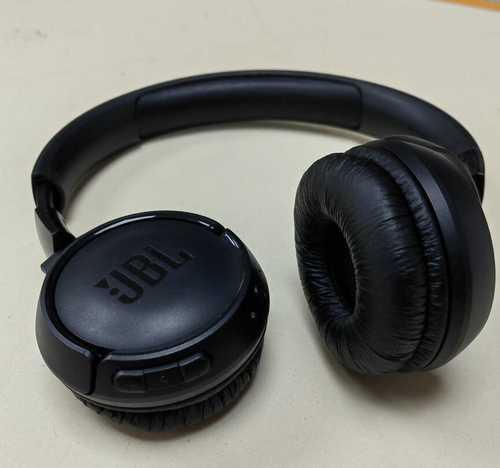 Беспроводные наушники JBL tune 520bt бу