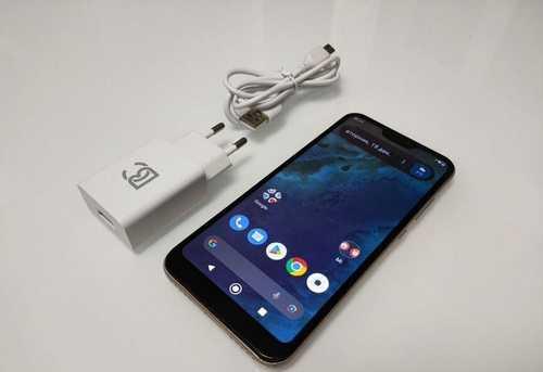 Xiaomi Mi A2 Lite Android One, 3/32 ГБ