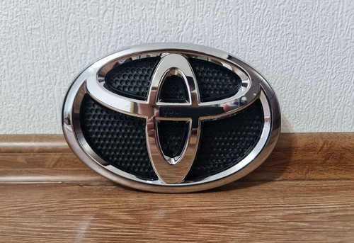 Эмблема Решетки Toyota Land Cruiser Prado 150