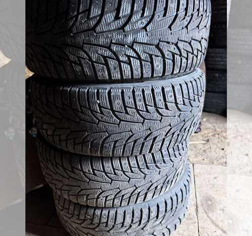 Hankook Winter I'Pike 235/55 R17