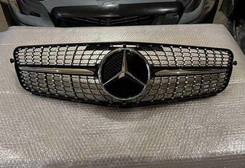 Облицовка радиатора Mercedes W204 диамант новая