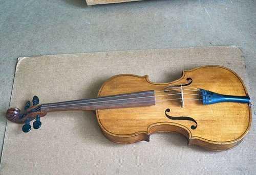 Скрипка без смычка и футляра