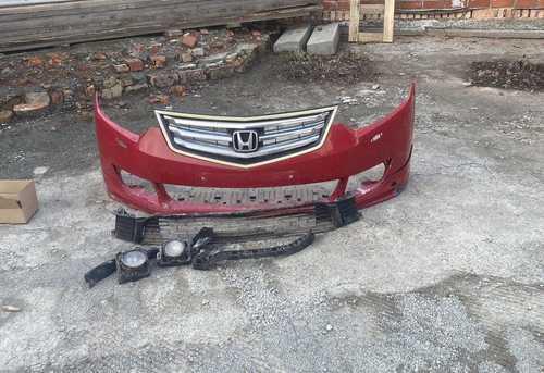 Передний бампер Honda Accord (CU2)
