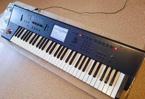 Синтезатор Korg M50-61