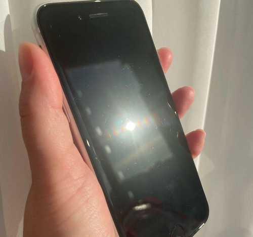 iPhone SE (2020), 128 ГБ