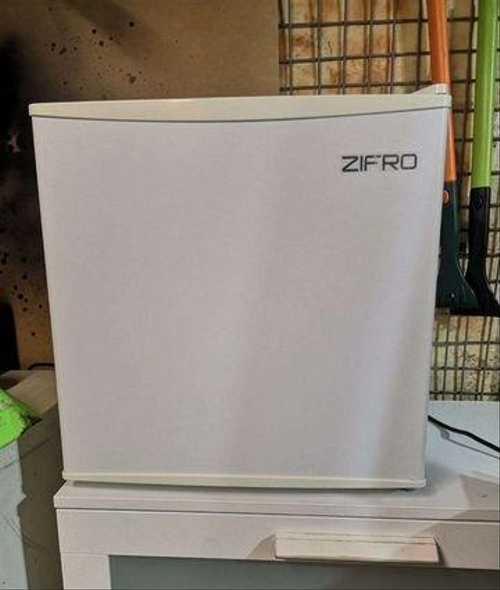 Холодильник маленький Zifro