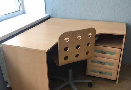 Комплект мебели в детскую (школьный уголок)